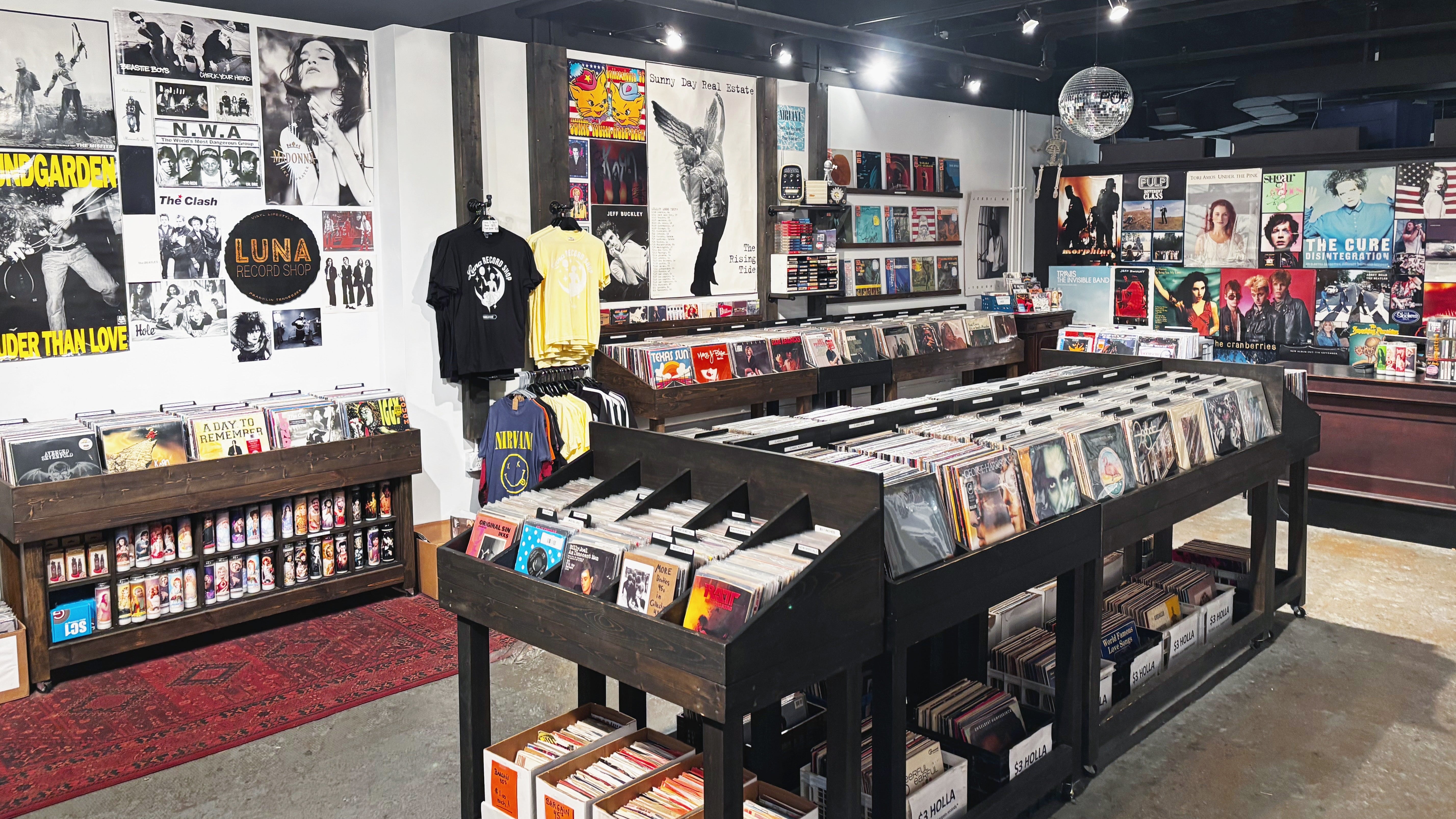 Luna Record Shop - Vinyl Records